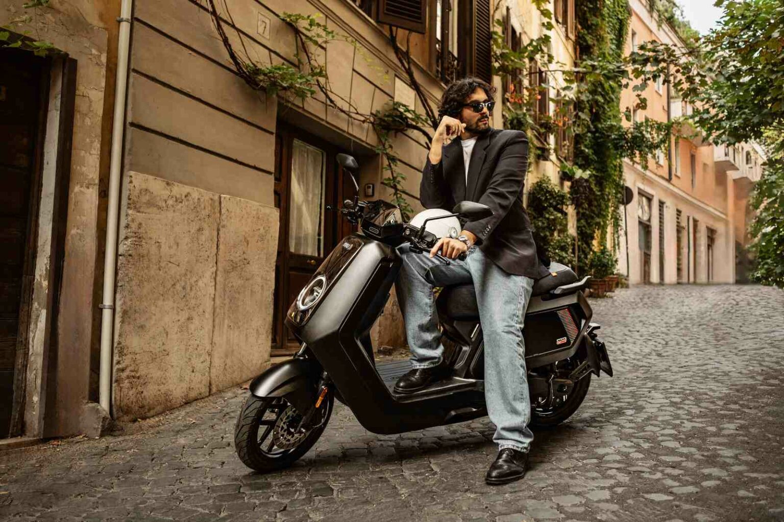 NIU NQiX 500 – Scooter électrique NIU | Paris | France scooter
